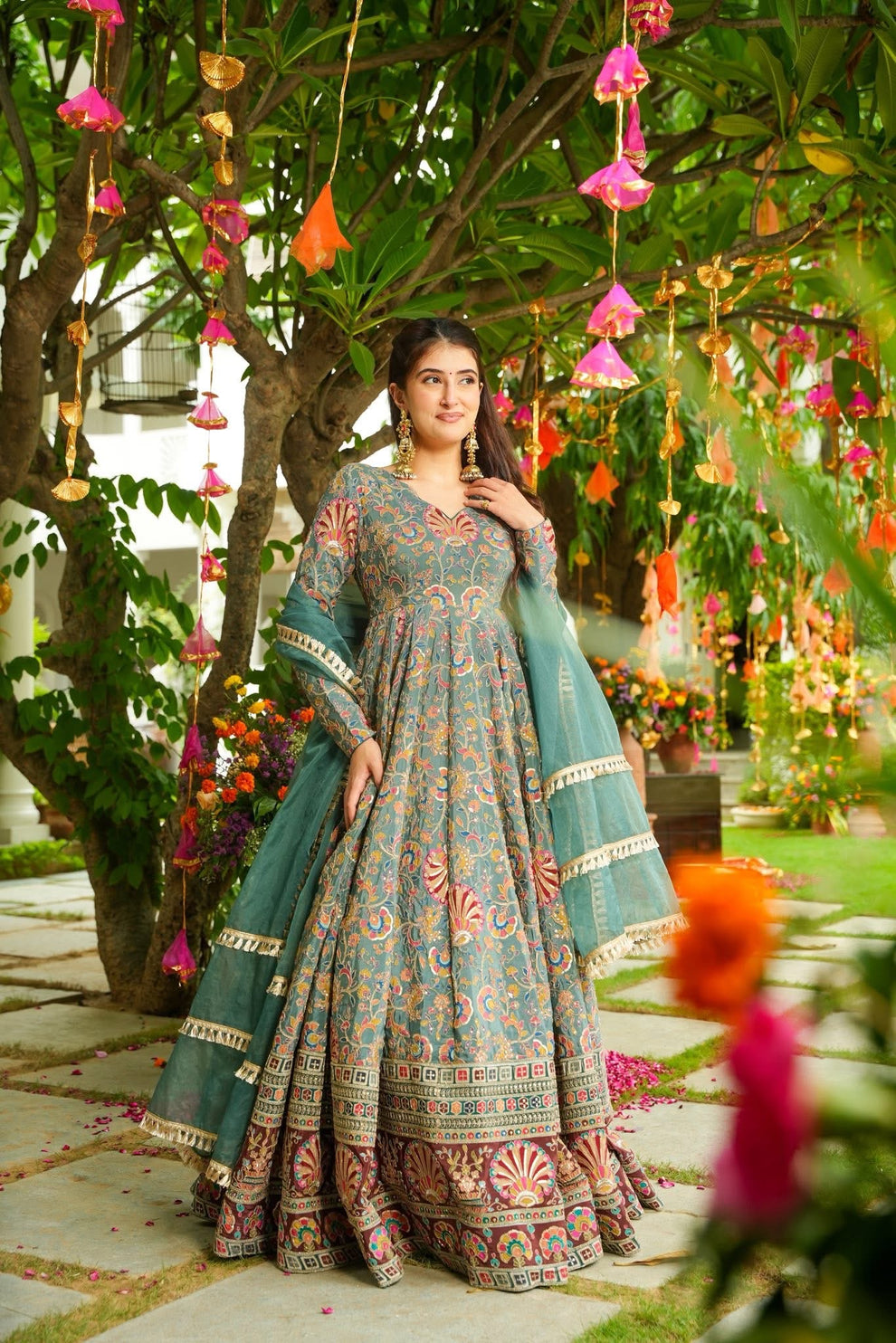 Open media 1 in modal