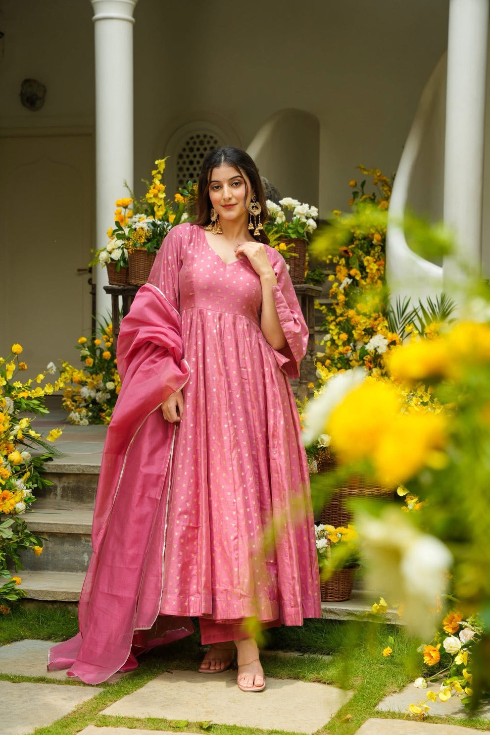 Open media 1 in modal